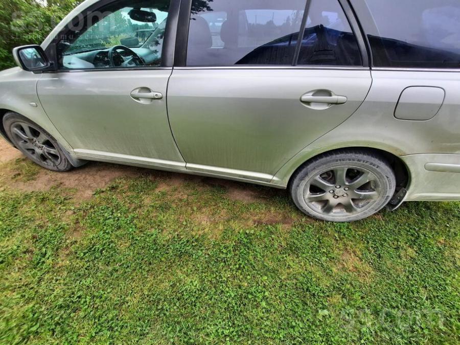 Серый Тойота Авенсис 2005 в Цесис, объемом двигателя 2.00 л и пробегом 500 тыс. км за 490 €, фото 8 на AUTOMOTO.COM.LV