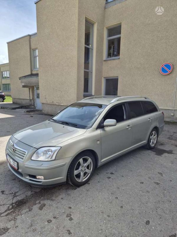 Серый Тойота Авенсис 2005 в Мажейкяй, объемом двигателя 2.00 л и пробегом 350 тыс. км за 2800 €, фото 2 на AUTOMOTO.COM.LV