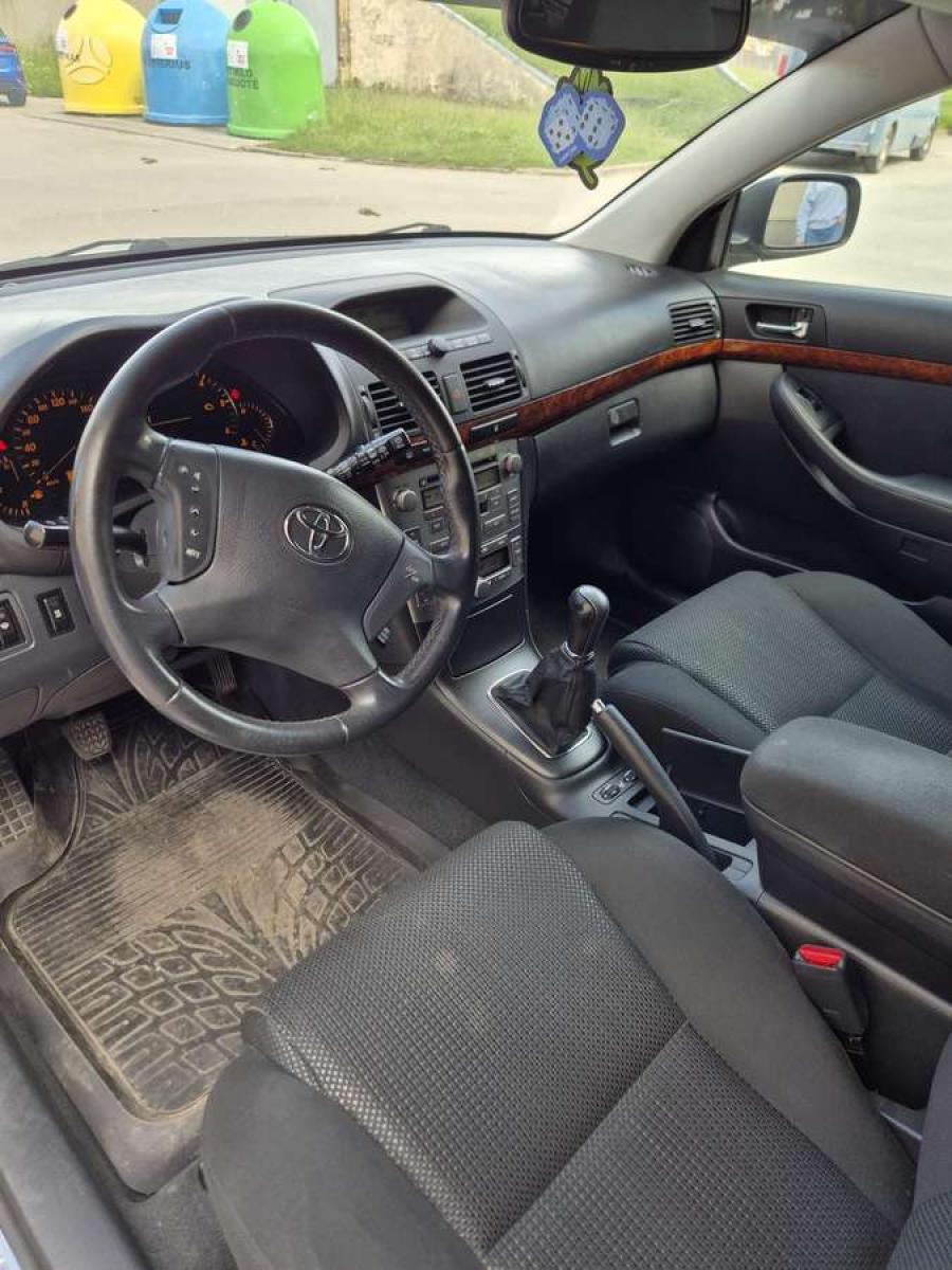 Grey Toyota Avensis 2005 in Mazeikiai, with an engine capacity of 2.00 L and mileage of 350 thousand km for 2800 €, photo 8 on AUTOMOTO.COM.LV