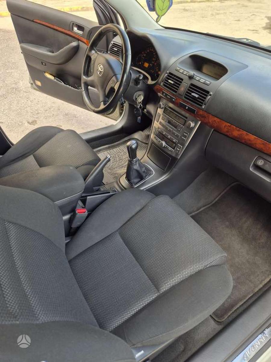 Grey Toyota Avensis 2005 in Mazeikiai, with an engine capacity of 2.00 L and mileage of 350 thousand km for 2800 €, photo 9 on AUTOMOTO.COM.LV