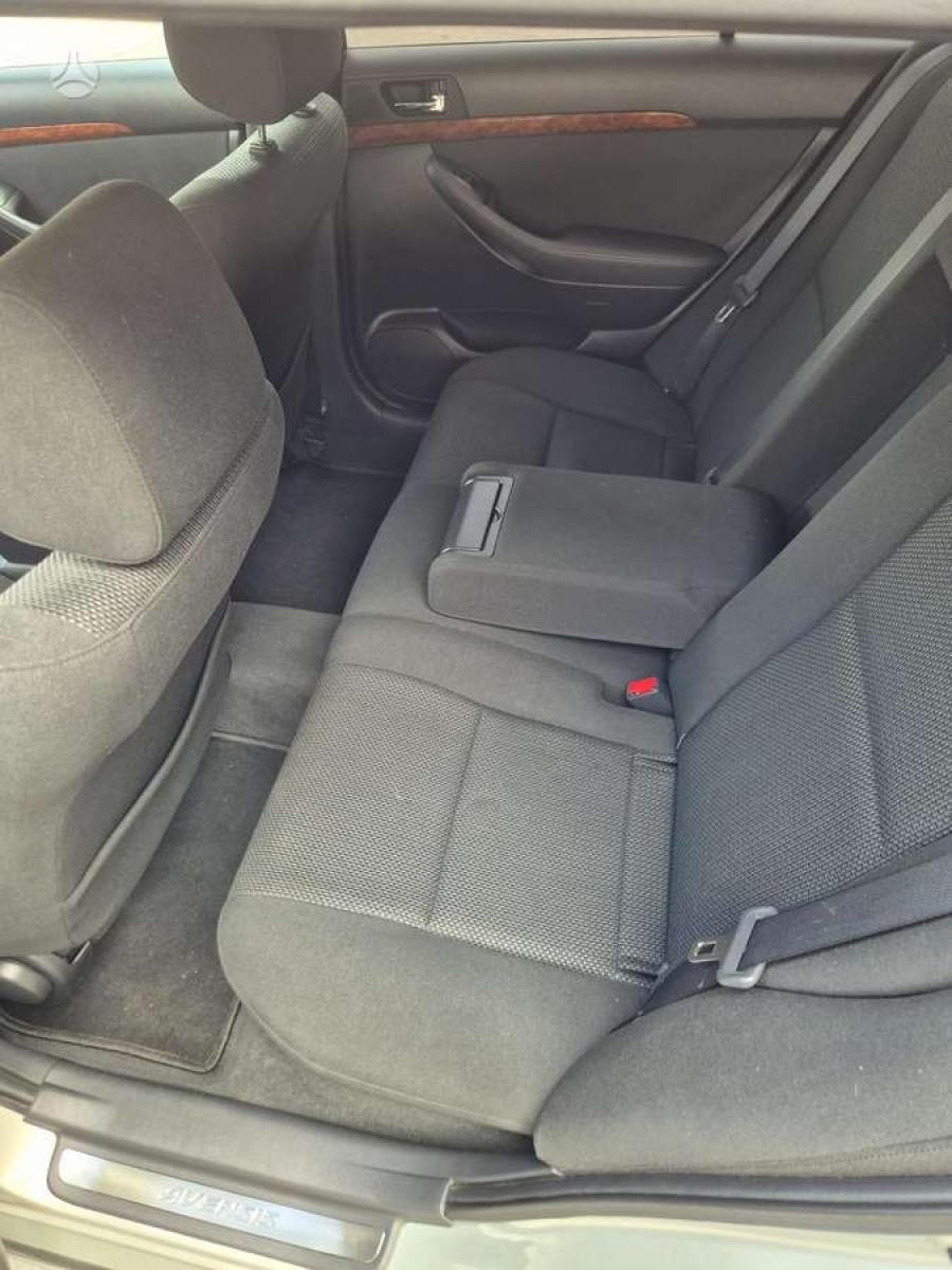 Grey Toyota Avensis 2005 in Mazeikiai, with an engine capacity of 2.00 L and mileage of 350 thousand km for 2800 €, photo 10 on AUTOMOTO.COM.LV