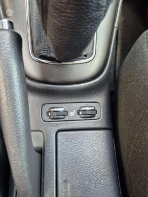 Grey Toyota Avensis 2005 in Mazeikiai, with an engine capacity of 2.00 L and mileage of 350 thousand km for 2800 €, photo 12 on AUTOMOTO.COM.LV
