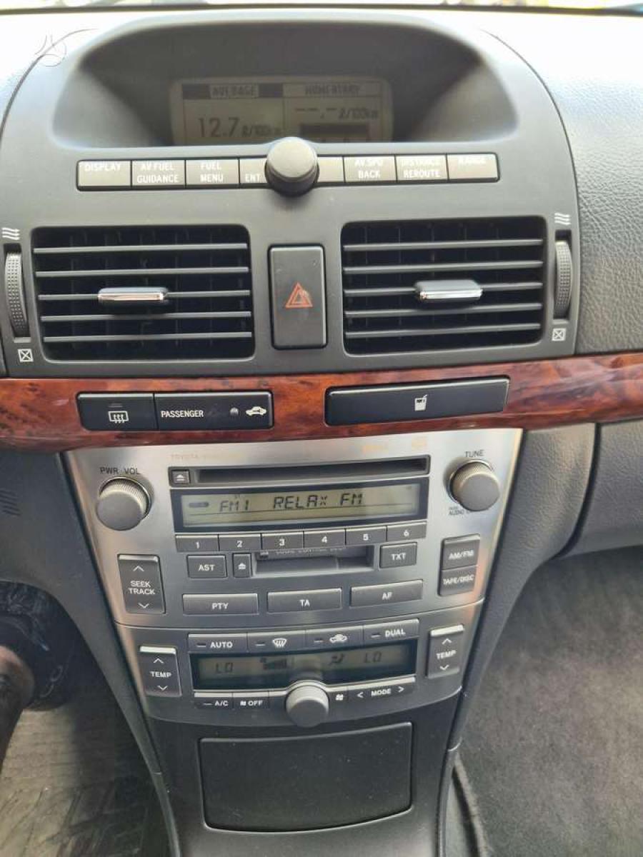 Grey Toyota Avensis 2005 in Mazeikiai, with an engine capacity of 2.00 L and mileage of 350 thousand km for 2800 €, photo 13 on AUTOMOTO.COM.LV