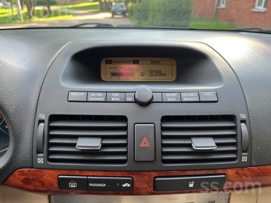 Grey Toyota Avensis 2005 in Riga, with an engine capacity of 2.00 L and mileage of 0 thousand km for 1999 €, photo 18 on AUTOMOTO.COM.LV