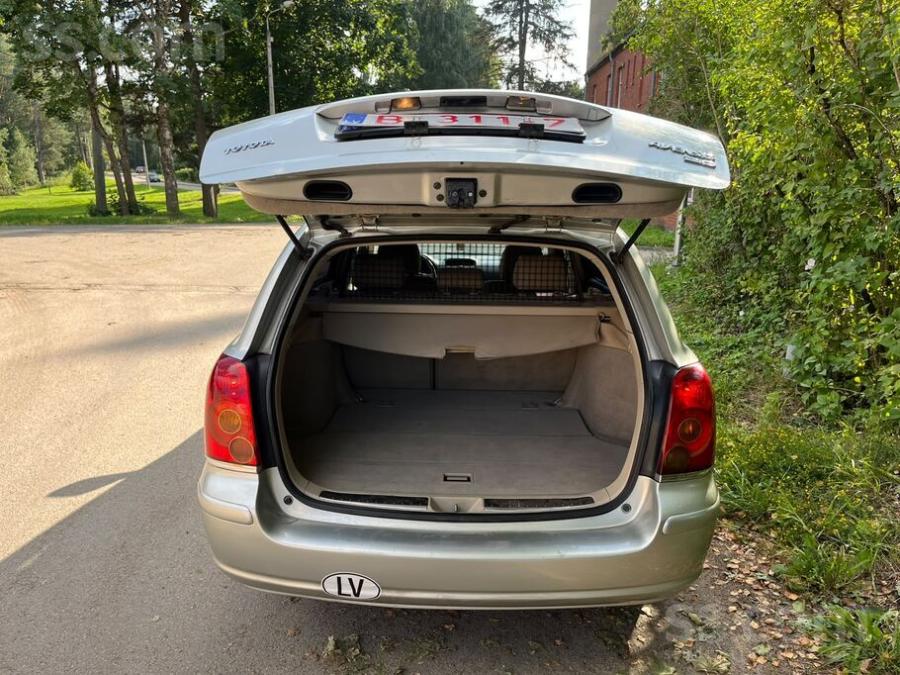 Grey Toyota Avensis 2005 in Riga, with an engine capacity of 2.00 L and mileage of 0 thousand km for 1999 €, photo 22 on AUTOMOTO.COM.LV