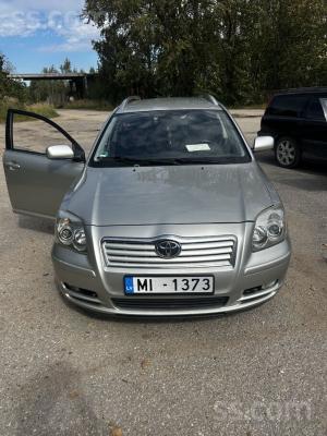 Pelēks Toyota Avensis 2005 Rēzekne, ar dzinēja tilpumu 2.00 L un nobraukumu 297 tūkst. km par 2200 €, foto  vietnē AUTOMOTO.COM.LV