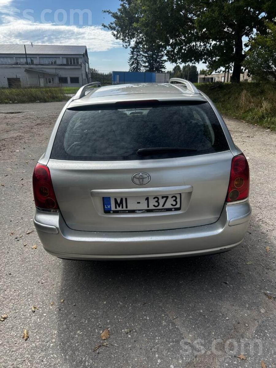 Pelēks Toyota Avensis 2005 Rēzekne, ar dzinēja tilpumu 2.00 L un nobraukumu 297 tūkst. km par 2200 €, foto 4 vietnē AUTOMOTO.COM.LV