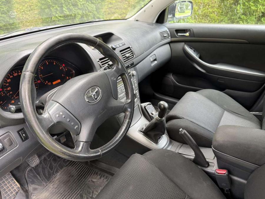 Pelēks Toyota Avensis 2005 Alīta, ar dzinēja tilpumu 2.00 L un nobraukumu 348 tūkst. km par 1050 €, foto 6 vietnē AUTOMOTO.COM.LV
