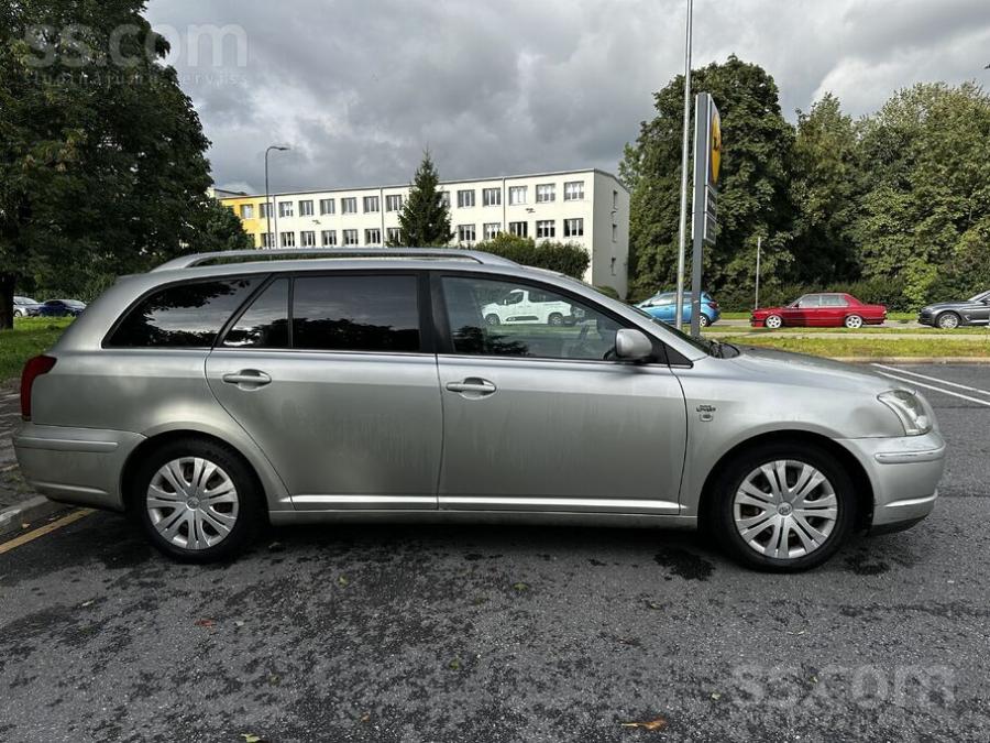 Grey Toyota Avensis 2005 in Riga, with an engine capacity of 2.00 L and mileage of 353 thousand km for 1100 €, photo 5 on AUTOMOTO.COM.LV