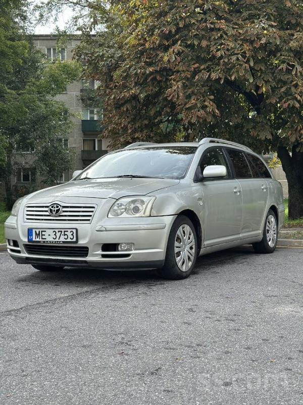 Grey Toyota Avensis 2005 in Riga, with an engine capacity of 2.00 L and mileage of 353 thousand km for 1100 €, photo 1 on AUTOMOTO.COM.LV