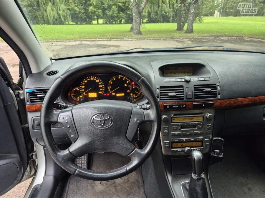 Pelēks Toyota Avensis 2005 Kaišiadorys, ar dzinēja tilpumu 1.80 L un nobraukumu 360 tūkst. km par 2000 €, foto 8 vietnē AUTOMOTO.COM.LV