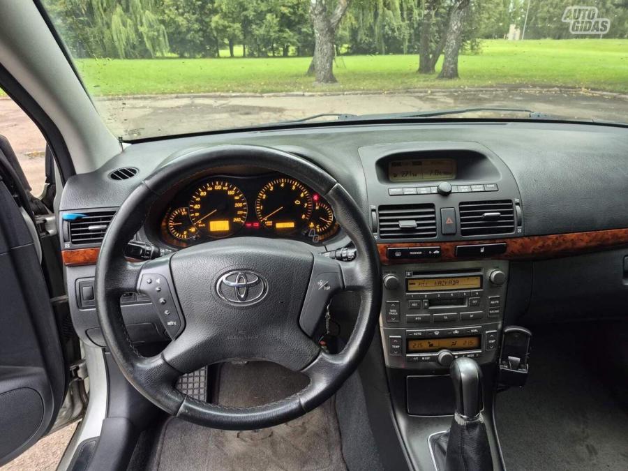 Pelēks Toyota Avensis 2005 Kaišiadorys, ar dzinēja tilpumu 1.80 L un nobraukumu 360 tūkst. km par 2000 €, foto 8 vietnē AUTOMOTO.COM.LV