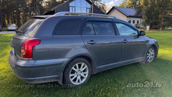 Toyota Avensis 2005 in Tallinn on AUTOMOTO.COM.LV Grey Toyota Avensis 2005 in Tallinn, with an engine capacity of 2.20 L and mileage of 314 thousand km for 700 €, photo 7 on AUTOMOTO.COM.LV