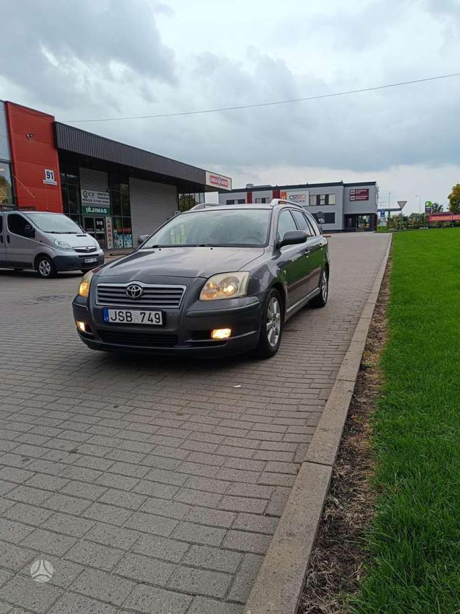 Серый Тойота Авенсис 2005 в Кедайняй, объемом двигателя 1.79 л и пробегом 473 тыс. км за 1700 €, фото 1 на AUTOMOTO.COM.LV