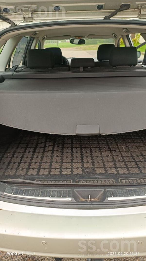 Pelēks Toyota Avensis 2005 Rīga, ar dzinēja tilpumu 2.20 L un nobraukumu 341 tūkst. km par 1900 €, foto 10 vietnē AUTOMOTO.COM.LV