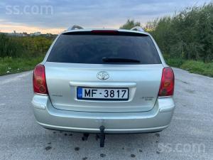 Pelēks Toyota Avensis 2005 Rīga, ar dzinēja tilpumu 2.00 L un nobraukumu 296 tūkst. km par 1700 €, foto 7 vietnē AUTOMOTO.COM.LV