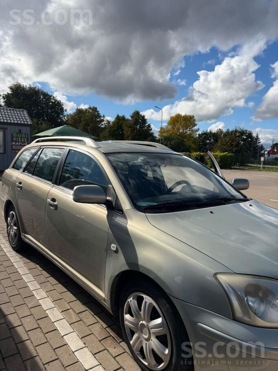 Серый Тойота Авенсис 2005 в Рига, объемом двигателя 2.00 л и пробегом 320 тыс. км за 1000 €, фото 1 на AUTOMOTO.COM.LV