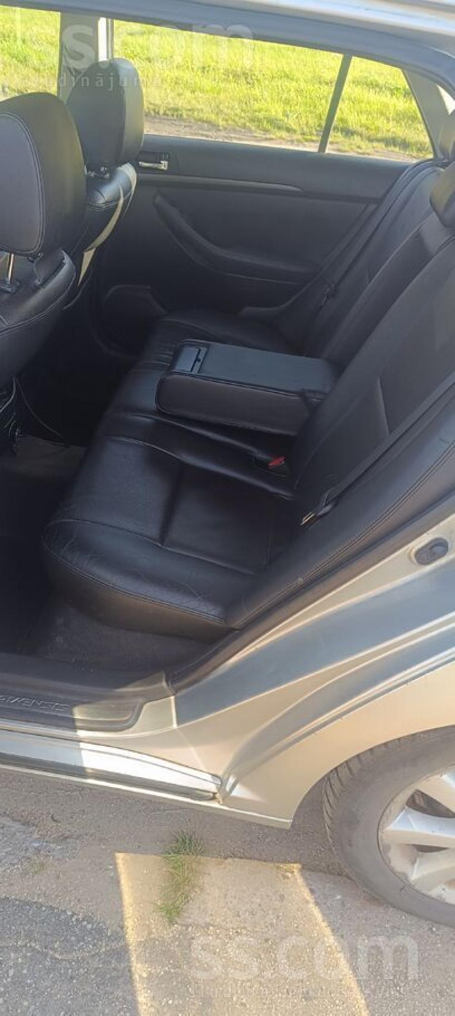 Grey Toyota Avensis 2005 in Riga, with an engine capacity of 2.00 L and mileage of 383 thousand km for 600 €, photo 9 on AUTOMOTO.COM.LV