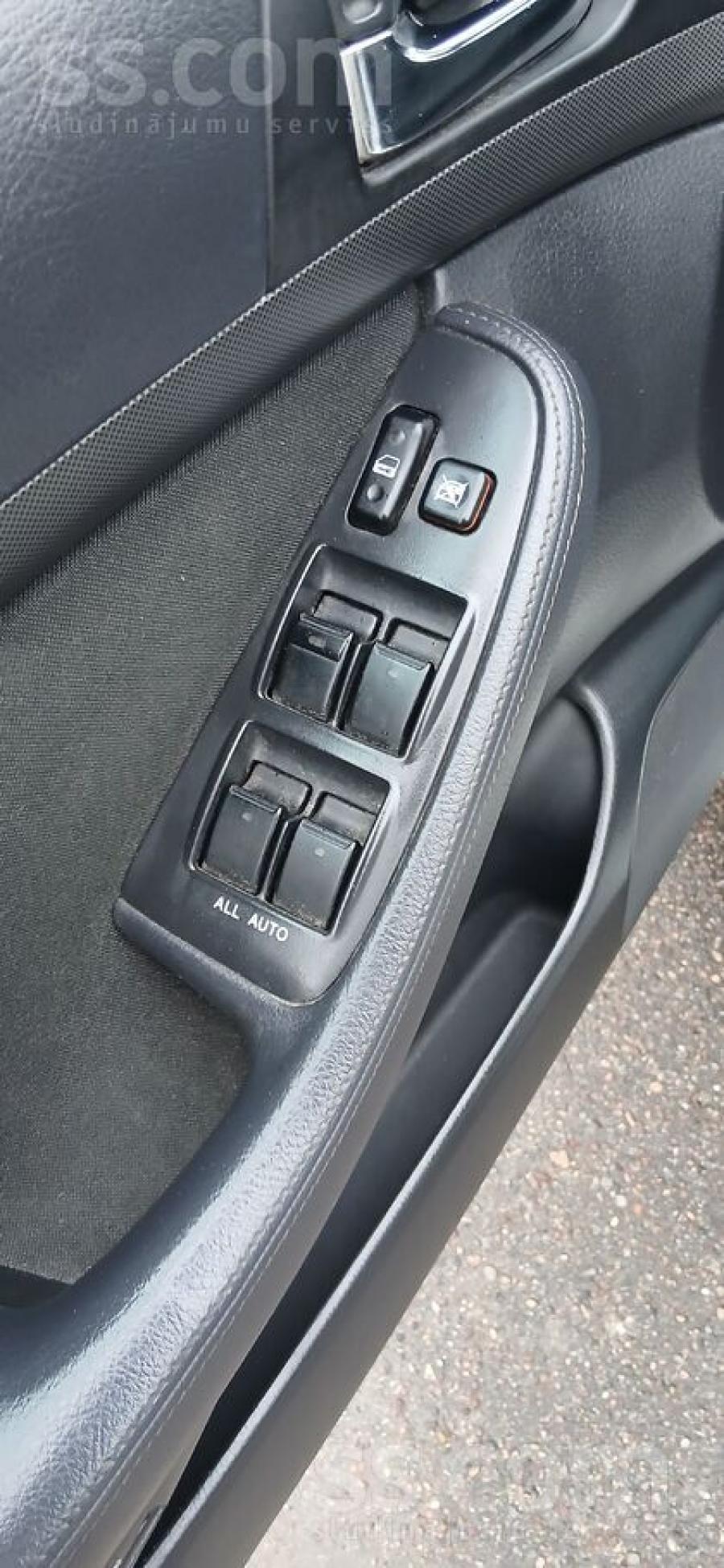 Grey Toyota Avensis 2005 in Riga, with an engine capacity of 2.00 L and mileage of 285 thousand km for 2499 €, photo 8 on AUTOMOTO.COM.LV