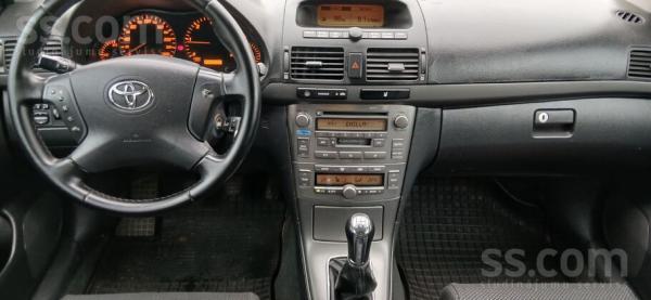 Toyota Avensis 2005 in Riga on AUTOMOTO.COM.LV Grey Toyota Avensis 2005 in Riga, with an engine capacity of 2.00 L and mileage of 285 thousand km for 2499 €, photo 7 on AUTOMOTO.COM.LV