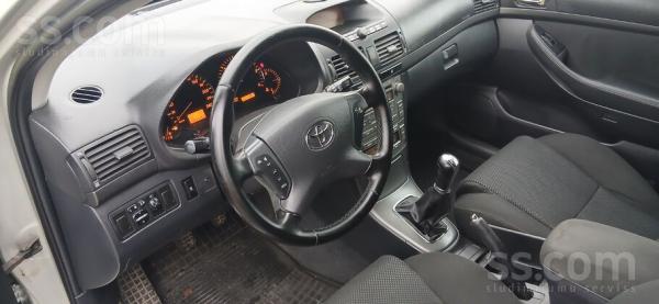 Toyota Avensis 2005 in Riga on AUTOMOTO.COM.LV Grey Toyota Avensis 2005 in Riga, with an engine capacity of 2.00 L and mileage of 285 thousand km for 2499 €, photo 10 on AUTOMOTO.COM.LV