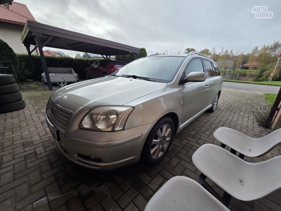 Grey Toyota Avensis 2005 in Vilnius, with an engine capacity of 2.20 L and mileage of 375 thousand km for 777 €, photo 1 on AUTOMOTO.COM.LV