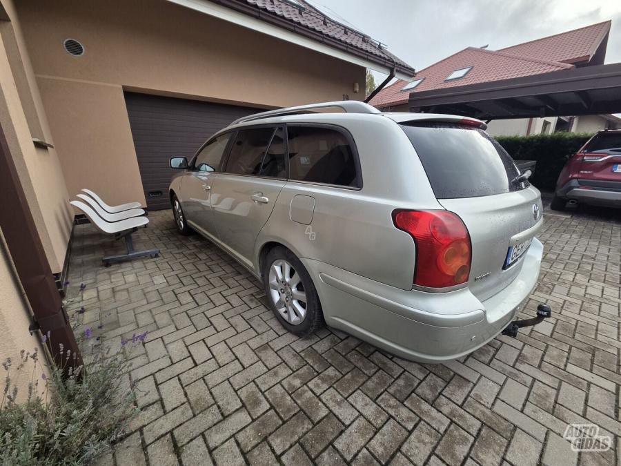 Grey Toyota Avensis 2005 in Vilnius, with an engine capacity of 2.20 L and mileage of 375 thousand km for 777 €, photo 3 on AUTOMOTO.COM.LV