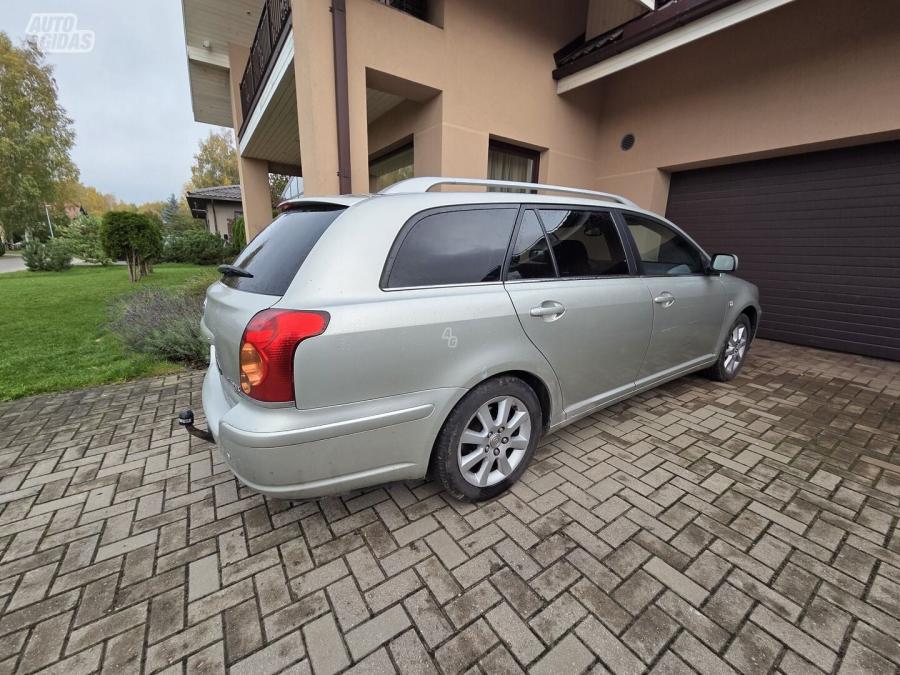 Grey Toyota Avensis 2005 in Vilnius, with an engine capacity of 2.20 L and mileage of 375 thousand km for 777 €, photo 4 on AUTOMOTO.COM.LV