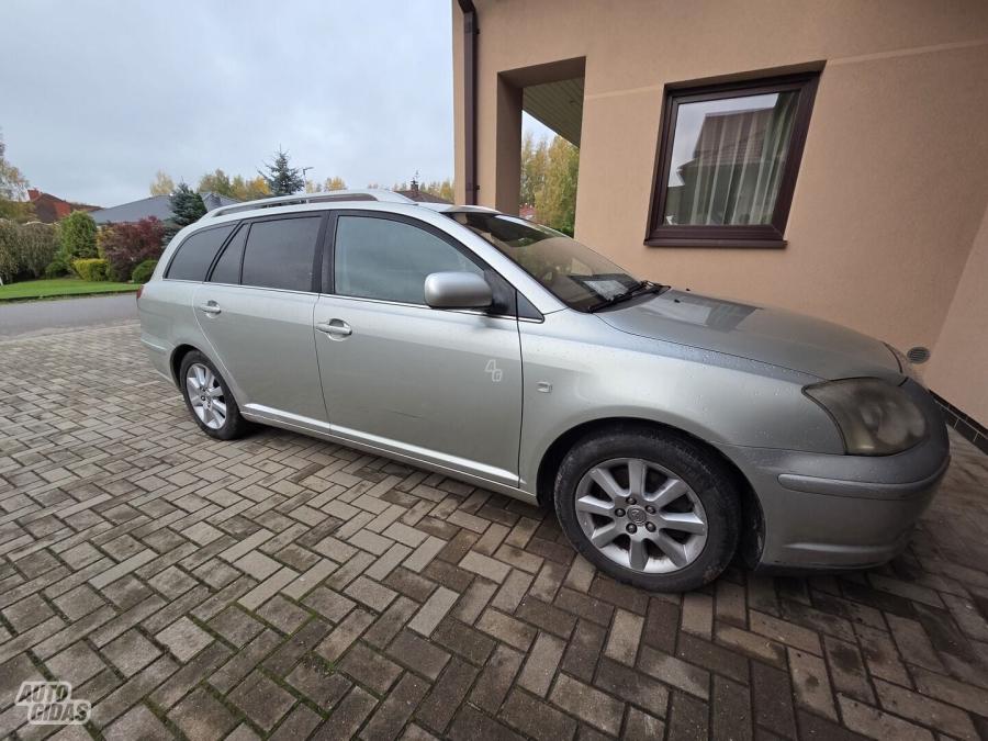 Grey Toyota Avensis 2005 in Vilnius, with an engine capacity of 2.20 L and mileage of 375 thousand km for 777 €, photo 5 on AUTOMOTO.COM.LV