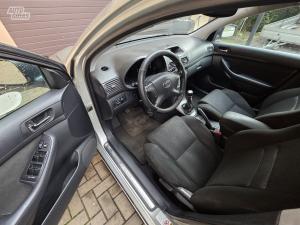 Grey Toyota Avensis 2005 in Vilnius, with an engine capacity of 2.20 L and mileage of 375 thousand km for 777 €, photo 6 on AUTOMOTO.COM.LV
