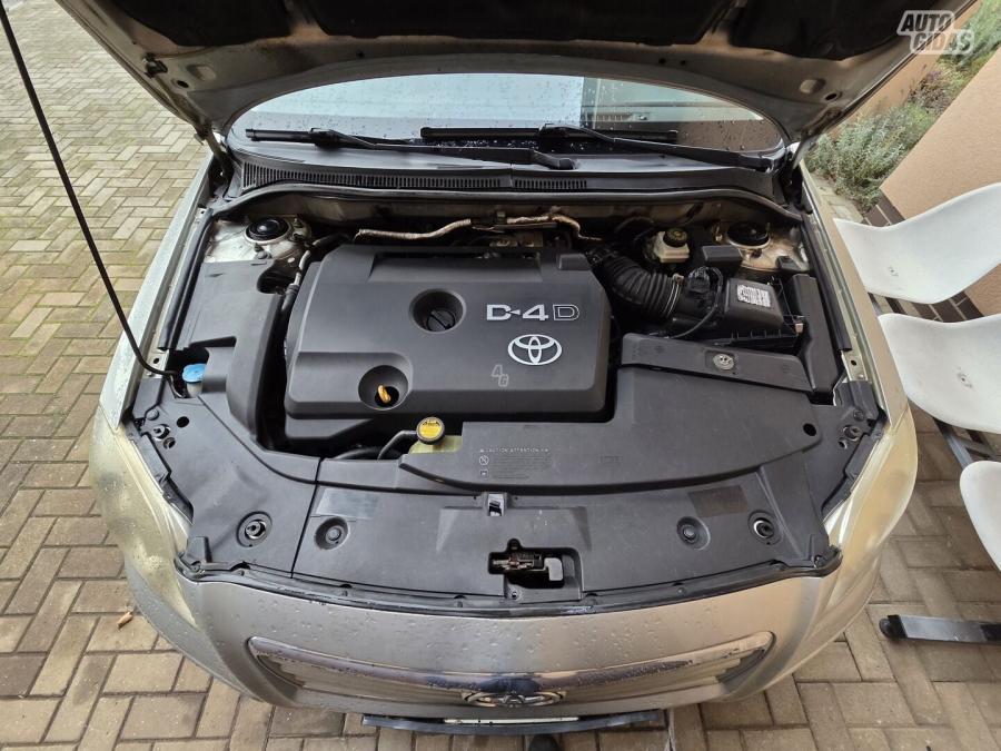 Grey Toyota Avensis 2005 in Vilnius, with an engine capacity of 2.20 L and mileage of 375 thousand km for 777 €, photo 8 on AUTOMOTO.COM.LV