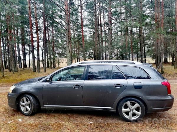 Pelēks Toyota Avensis 2006 Daugavpils, ar dzinēja tilpumu 2.00 L un nobraukumu 233 tūkst. km par 6600 €, foto 1 vietnē AUTOMOTO.COM.LV