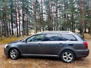 Pelēks Toyota Avensis 2006 Daugavpils, ar dzinēja tilpumu 2.00 L un nobraukumu 233 tūkst. km par 6600 €, foto 1 vietnē AUTOMOTO.COM.LV
