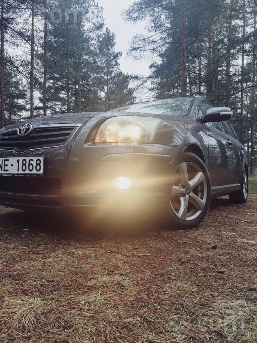 Pelēks Toyota Avensis 2006 Daugavpils, ar dzinēja tilpumu 2.00 L un nobraukumu 233 tūkst. km par 6600 €, foto 2 vietnē AUTOMOTO.COM.LV