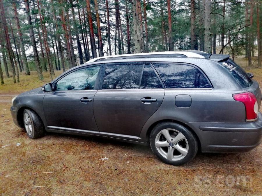 Pelēks Toyota Avensis 2006 Daugavpils, ar dzinēja tilpumu 2.00 L un nobraukumu 233 tūkst. km par 6600 €, foto 5 vietnē AUTOMOTO.COM.LV