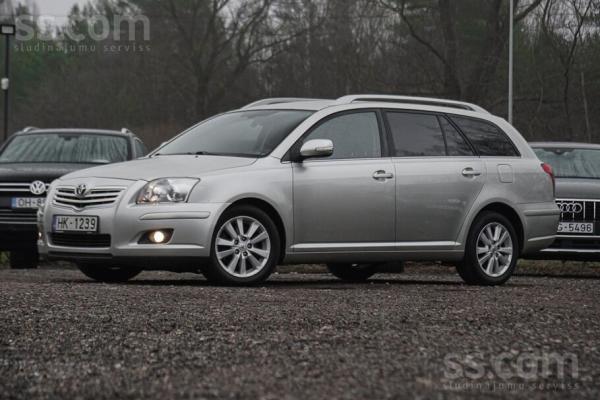 Pelēks Toyota Avensis 2006 Rīga, ar dzinēja tilpumu 2.20 L un nobraukumu 375 tūkst. km par 1690 €, foto 1 vietnē AUTOMOTO.COM.LV