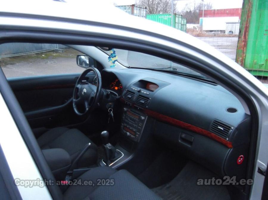 Pelēks Toyota Avensis 2006 Tallina, ar dzinēja tilpumu 2.00 L un nobraukumu 352 tūkst. km par 1450 €, foto 5 vietnē AUTOMOTO.COM.LV