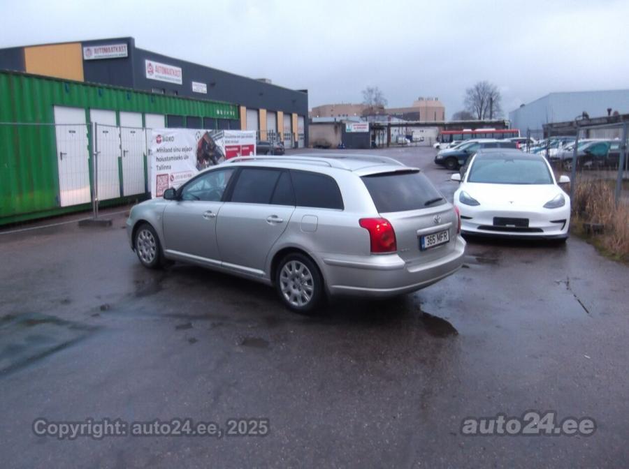Grey Toyota Avensis 2006 in Tallinn, with an engine capacity of 2.00 L and mileage of 352 thousand km for 1450 €, photo 2 on AUTOMOTO.COM.LV