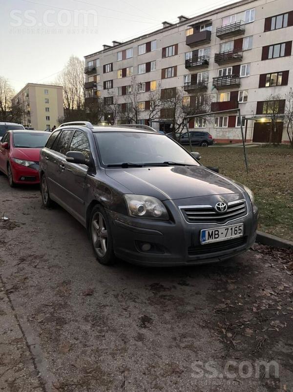 Grey Toyota Avensis 2006 in Riga, with an engine capacity of 2.20 L and mileage of 369 thousand km for 1350 €, photo 1 on AUTOMOTO.COM.LV