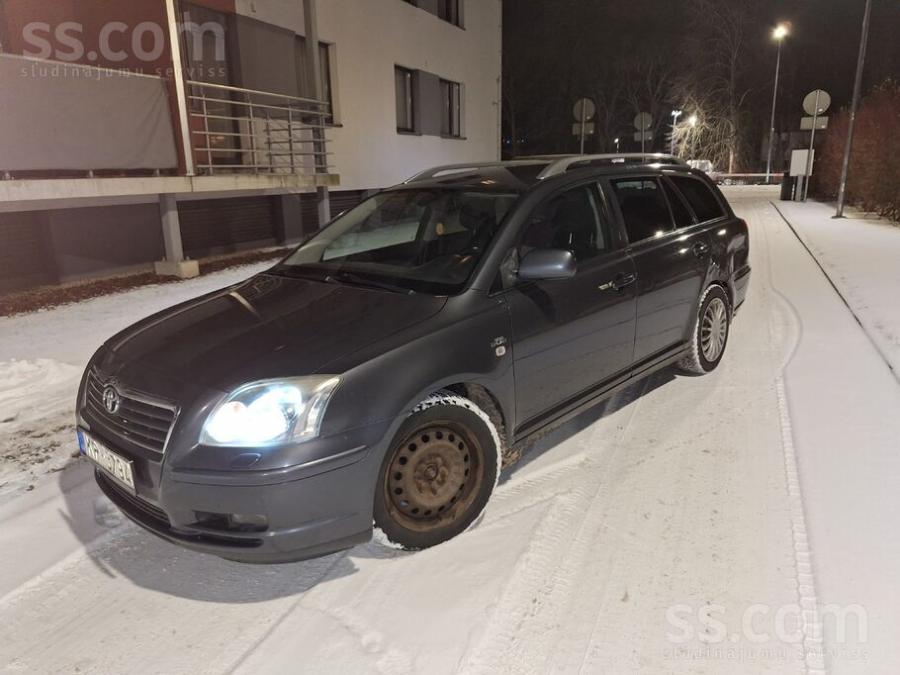Pelēks Toyota Avensis 2006 Rīga, ar dzinēja tilpumu 2.20 L un nobraukumu 323 tūkst. km par 950 €, foto 1 vietnē AUTOMOTO.COM.LV