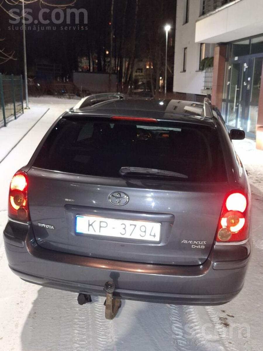 Pelēks Toyota Avensis 2006 Rīga, ar dzinēja tilpumu 2.20 L un nobraukumu 323 tūkst. km par 950 €, foto 4 vietnē AUTOMOTO.COM.LV