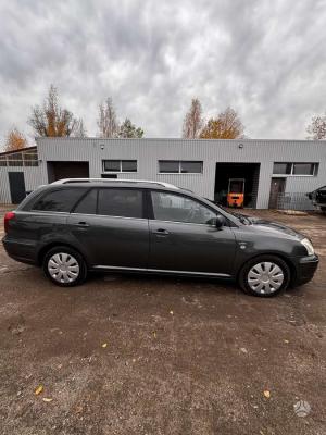 Pelēks Toyota Avensis 2006 Vilkaviškis, ar dzinēja tilpumu 2.23 L un nobraukumu 308 tūkst. km par 1400 €, foto 5 vietnē AUTOMOTO.COM.LV