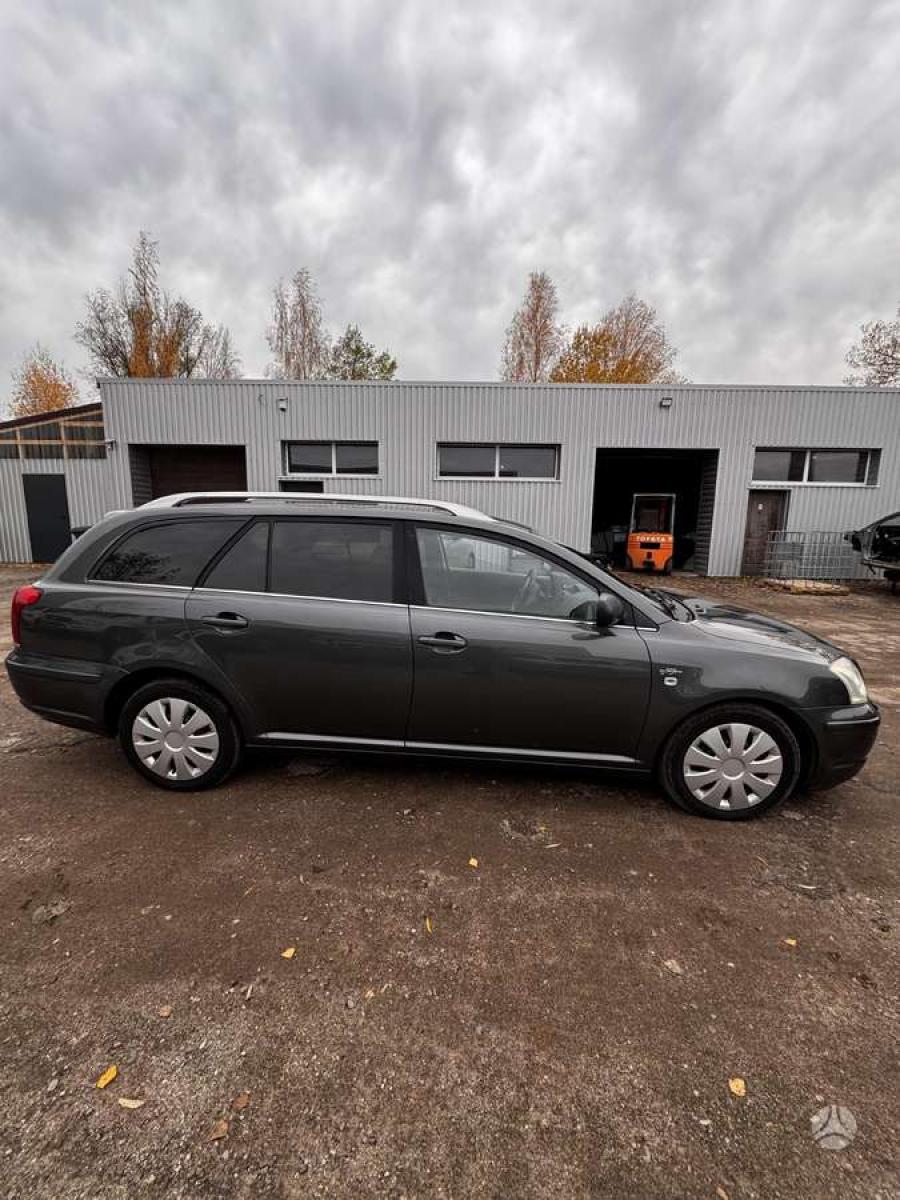 Pelēks Toyota Avensis 2006 Vilkaviškis, ar dzinēja tilpumu 2.23 L un nobraukumu 308 tūkst. km par 1400 €, foto 5 vietnē AUTOMOTO.COM.LV