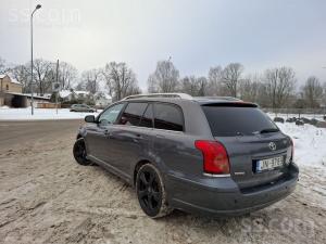 Pelēks Toyota Avensis 2006 Rīga, ar dzinēja tilpumu 2.20 L un nobraukumu 428 tūkst. km par 1680 €, foto 3 vietnē AUTOMOTO.COM.LV