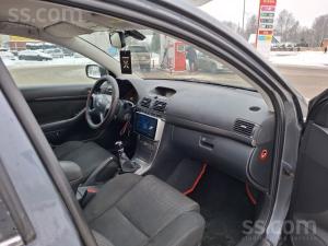 Pelēks Toyota Avensis 2006 Rīga, ar dzinēja tilpumu 2.20 L un nobraukumu 428 tūkst. km par 1680 €, foto 5 vietnē AUTOMOTO.COM.LV