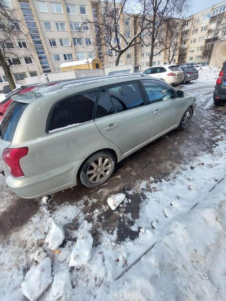 Pelēks Toyota Avensis 2006 Viļņa, ar dzinēja tilpumu 2.23 L un nobraukumu 265 tūkst. km par 1200 €, foto 6 vietnē AUTOMOTO.COM.LV