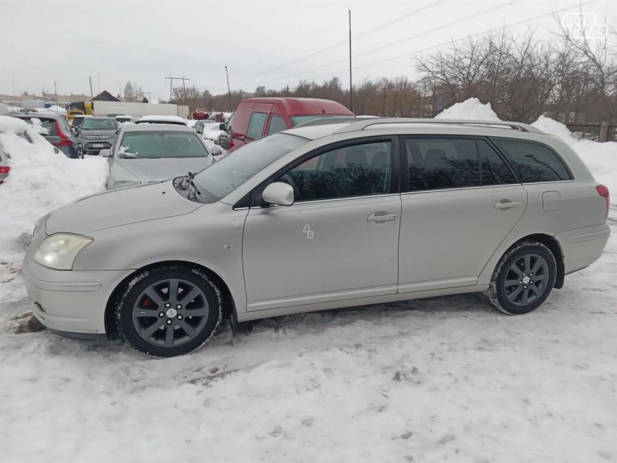 Pelēks Toyota Avensis 2006 Šauļi, ar dzinēja tilpumu 2.20 L un nobraukumu 298 tūkst. km par 1450 €, foto 4 vietnē AUTOMOTO.COM.LV