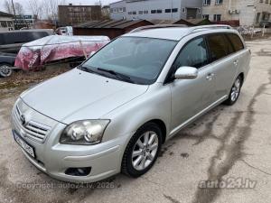 Pelēks Toyota Avensis 2006 Tallina, ar dzinēja tilpumu 2.00 L un nobraukumu 420 tūkst. km par 1500 €, foto  vietnē AUTOMOTO.COM.LV