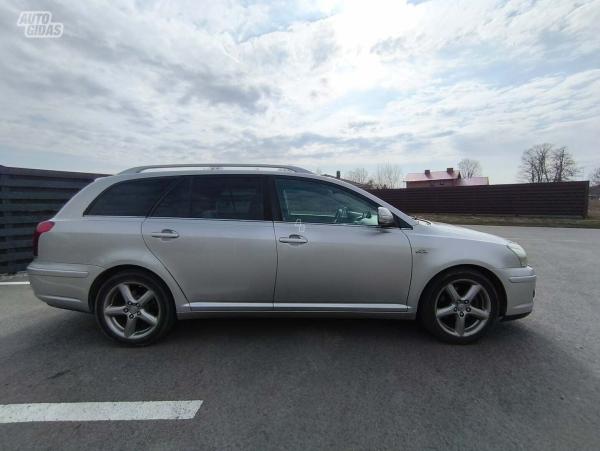Pelēks Toyota Avensis 2006 Klaipėda, ar dzinēja tilpumu 2.20 L un nobraukumu 429 tūkst. km par 2200 €, foto 4 vietnē AUTOMOTO.COM.LV