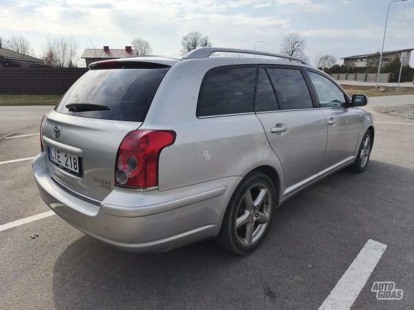 Pelēks Toyota Avensis 2006 Klaipėda, ar dzinēja tilpumu 2.20 L un nobraukumu 429 tūkst. km par 2200 €, foto 5 vietnē AUTOMOTO.COM.LV